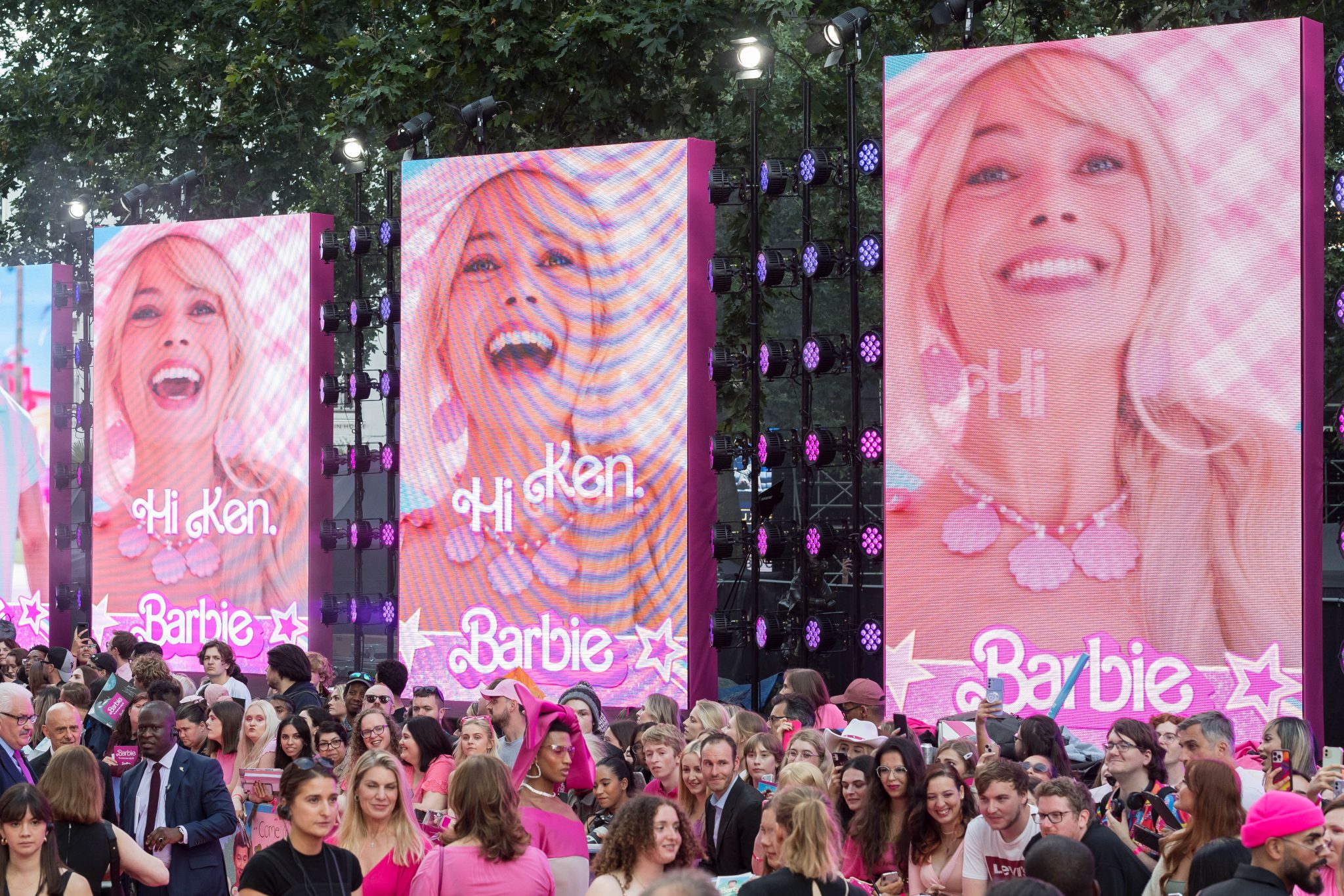 Barbie – Bir ‘izle ve unut’ filmi… - Fikir Turu